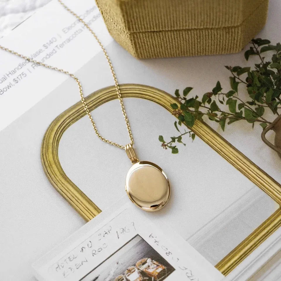 Personalized Engraving - Custom Photo Oval Locket Necklace – Soulmate Gift